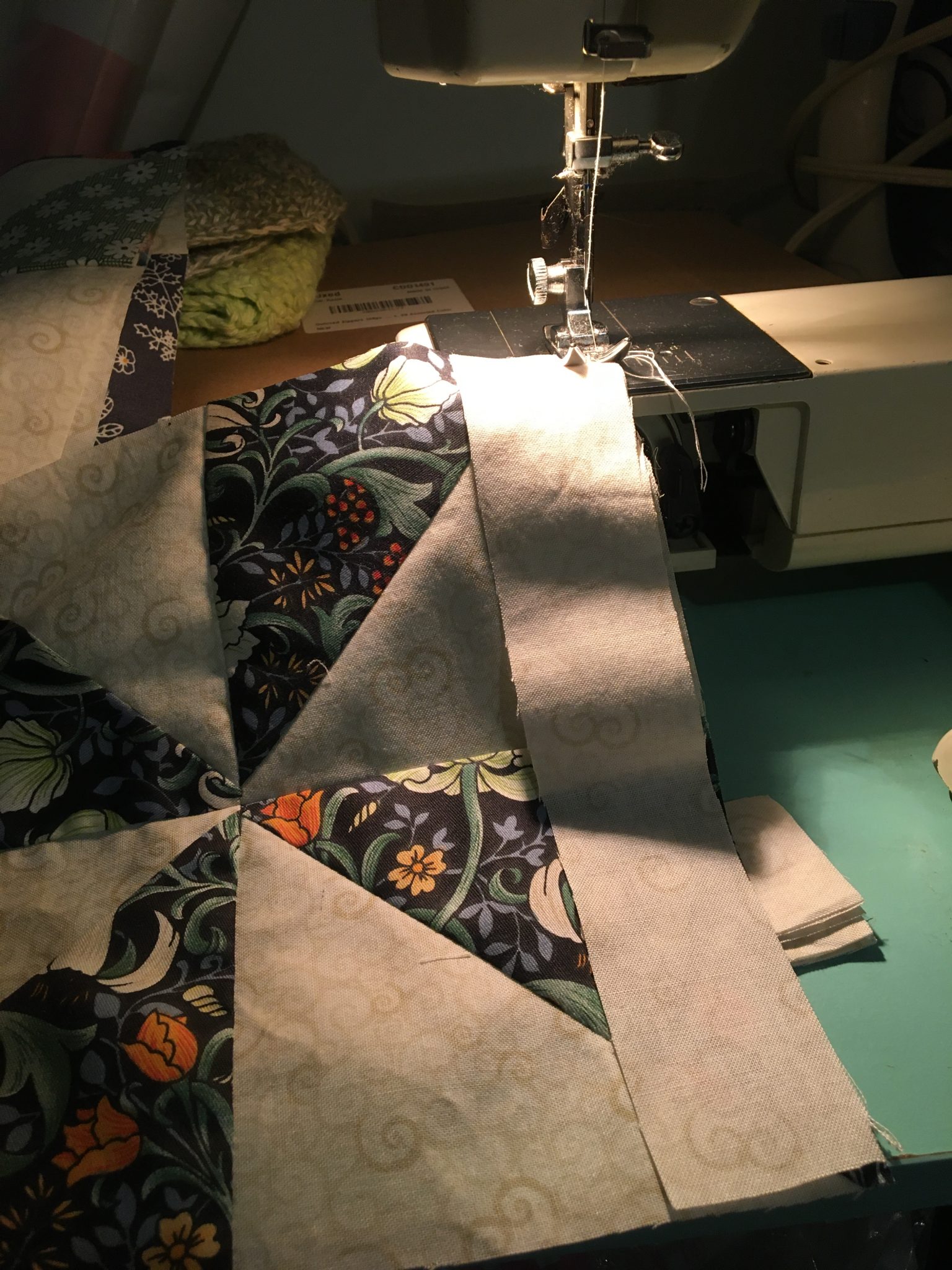 Easy Pinwheel Table Topper Quilt Tutorial – Mint N Lavender